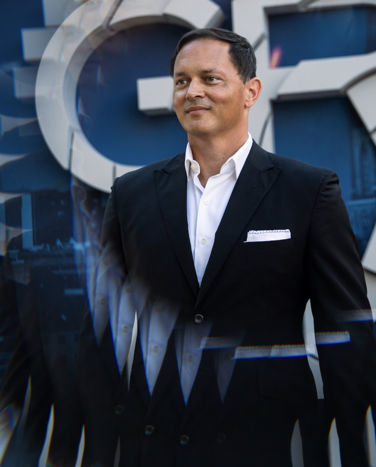 About Mark – Mark Greaney